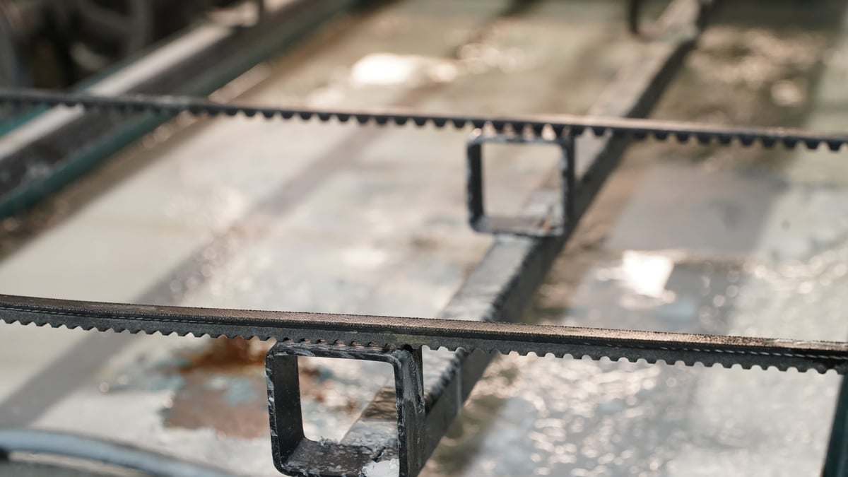 How to Install Duct Liner Without the Glue Mess